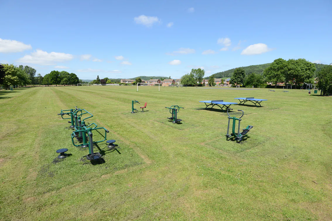 Integrating Outdoor Fitness Areas into Existing Parks | Sunshine Gym Guide